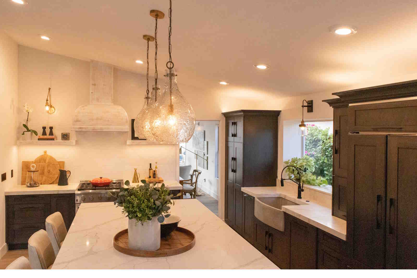 Revolutionise Your Kitchen with Stunning Light-Filled Designs!